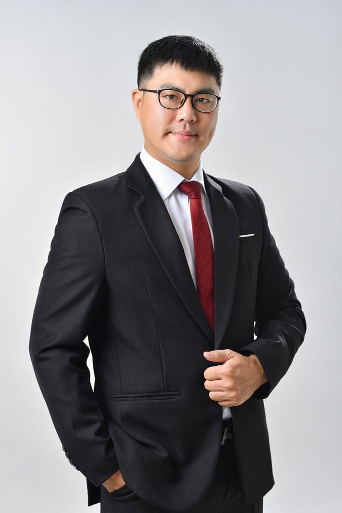 Studio chụp ảnh profile cho nhân viên văn phòng chuyên nghiệp